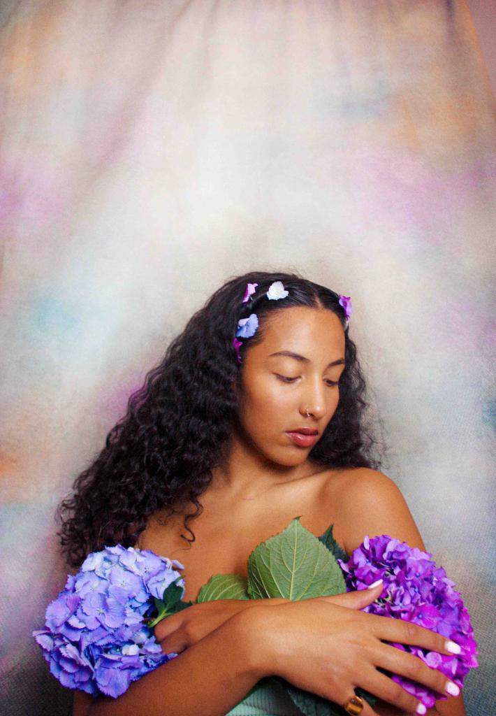 FRENCH VIP WOMEN : MARIAMA / CLAIRE HARDY / LEONIE BARBOT | Les Trois ...